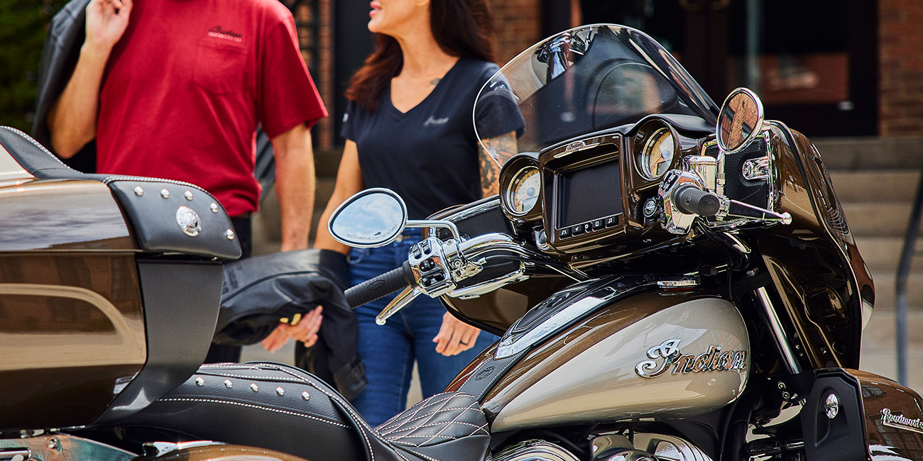 Roadmaster: LOWRIDER MAMA INDIAN MOTORCYCLE